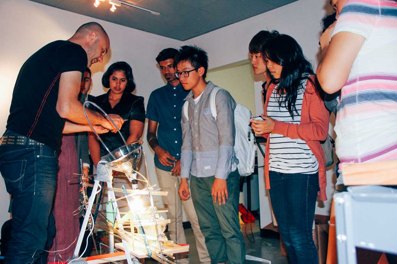 Build-Your-Own Bioreactor + Biomodd / Workshop | UCLA Art | Sci Center ...